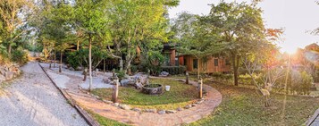 Quarto luxo | Frigobar, escrivaninha, cortinas blackout, Wi-Fi de cortesia