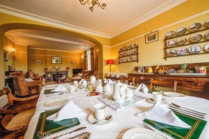 Pequeno-almoço preparado no momento incluído 