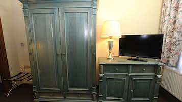 Quarto Individual | Secretária, quartos insonorizados, camas desdobráveis, Wi-fi grátis