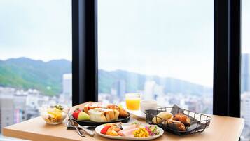Café da manhã com buffet todos os dias (JPY 2200 por pessoa)