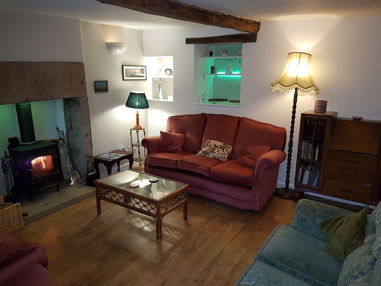 Beautiful 2 Bedroomed Stone Cottage In The Centre Of Crich - Derbyshire