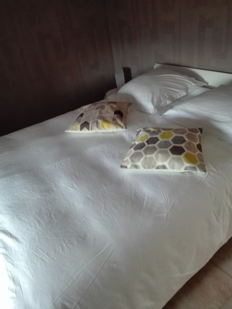 Maison De Bourg (Au Calme) Entre Clermont Fd Et Riom Proche Vulcania - Clermont-Ferrand