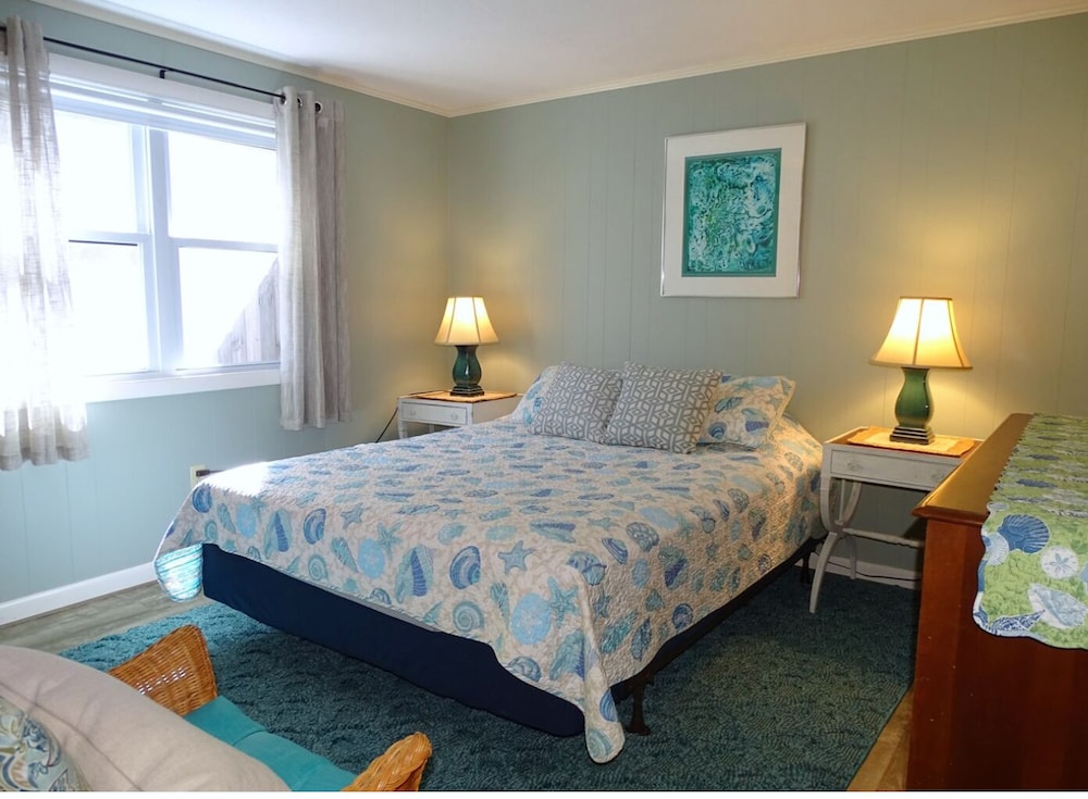 Short Walk To Campground Beach Or Private Bay Access! New Interior! - Eastham, MA