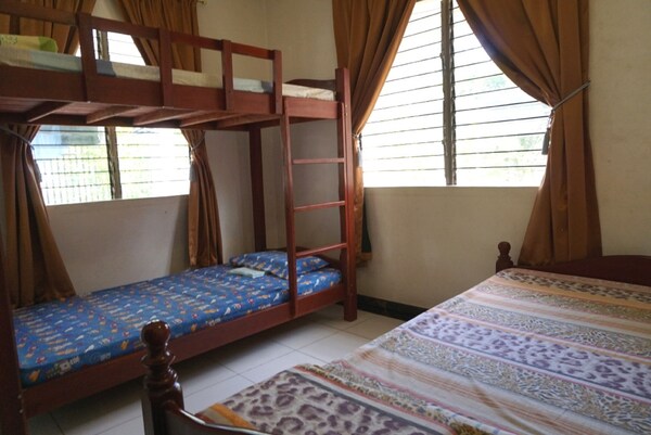 Luzmin Bh - White House - Oslob