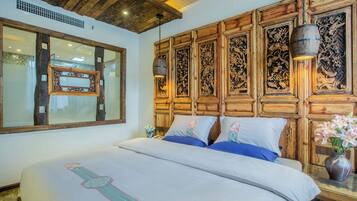 Quarto Familiar | Minibar, com decoração personalizada, com mobília individualizada