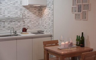 Estúdio (4F) | Opções para refeição no quarto