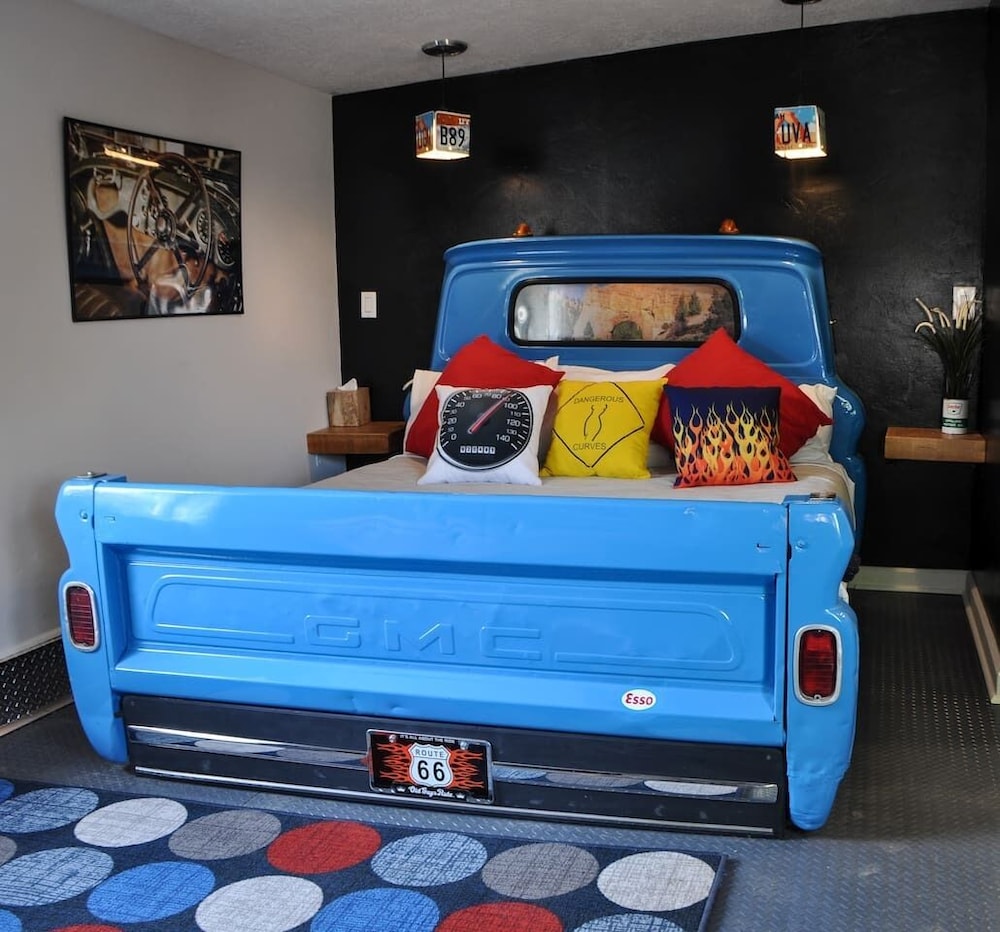 Two Master Suites ~ Each One Unique ~ In Town~ Close To Restaurants - Kanab, UT