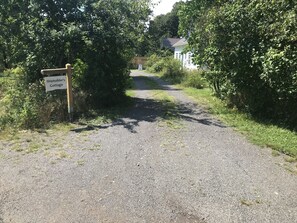Two-Century-Old Cottage, Cozy And Full Of Charm, Within View of Bay Of ...