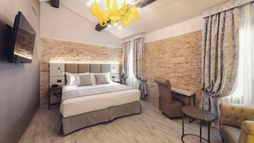 Suíte júnior | 1 quarto, cofres nos quartos, escrivaninha, cortinas blackout