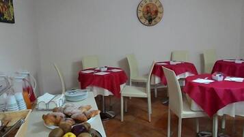 Pequeno-almoço continental incluído