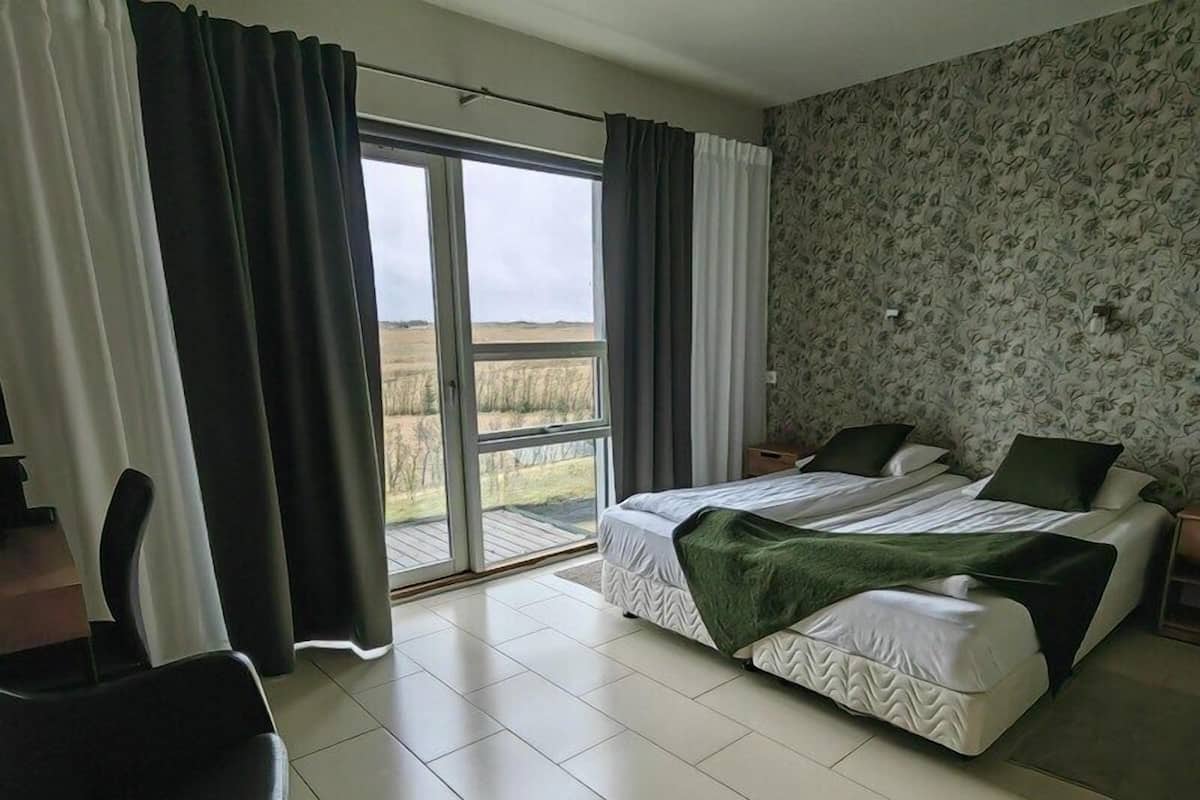 Secretária, cortinas/cortinados opacos 
