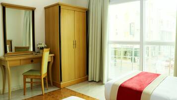 Apartamento, 2 quartos | Vista do quarto