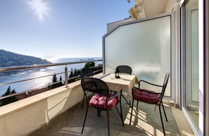 Apartamento Deluxe, 1 quarto, varanda, vista para o mar | Terraço/pátio interior