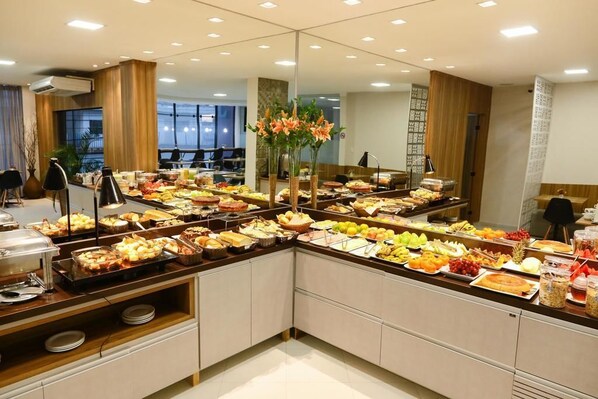 Pequeno-almoço tipo buffet diário incluído 