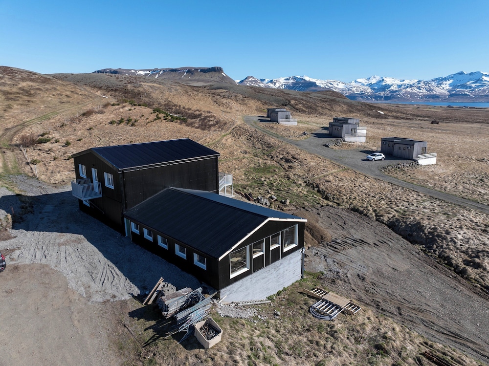 Dis Cottages - Iceland