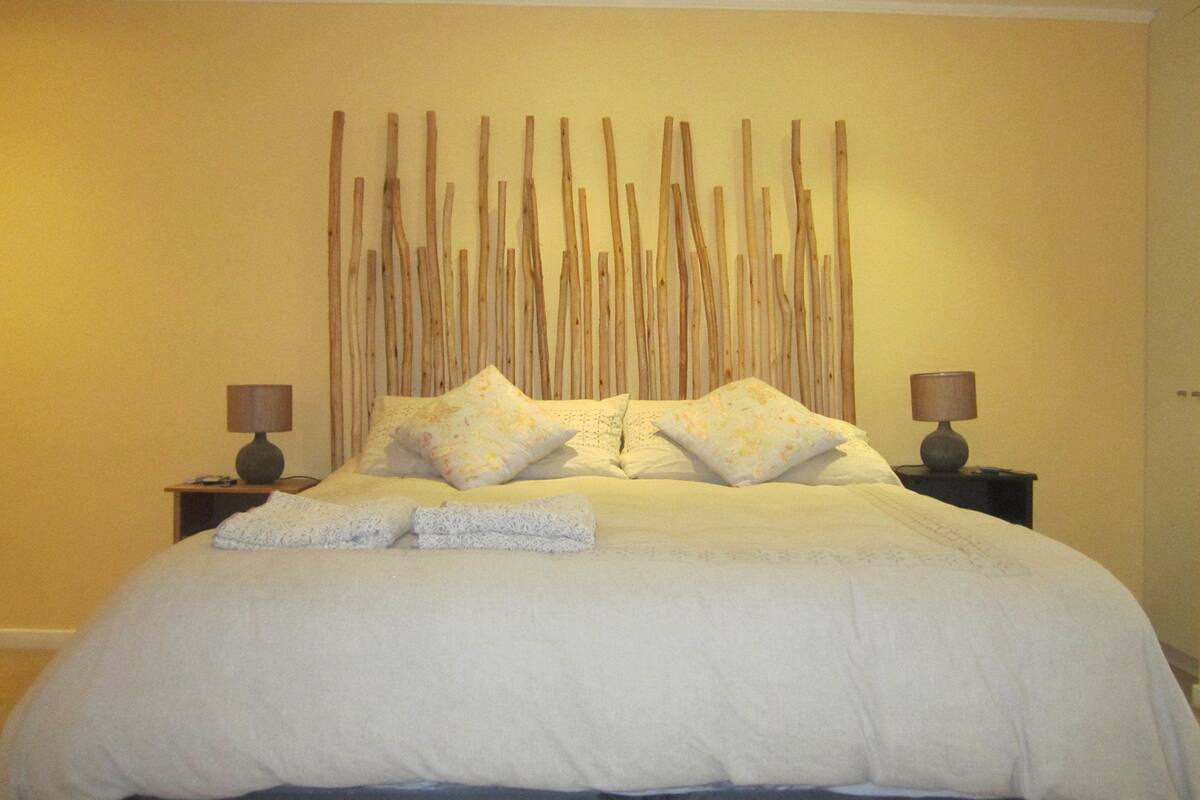 Cabana de Madeira Standard, 1 cama king-size (Mirador) | Quartos insonorizados, ferro/tábua de engomar, Wi-fi grátis