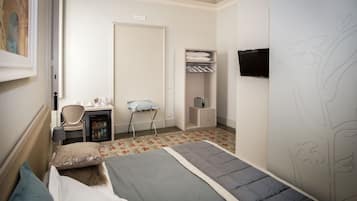 Quarto Duplo ou Twin Superior, 1 cama queen-size | Roupa de alta qualidade, minibar, cofre no quarto, secretária