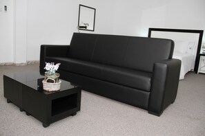 Suite Júnior | Sala | TV de ecrã plano 