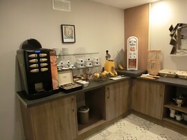 Café da manhã continental todos os dias (EUR 11.9 por pessoa) 