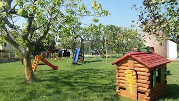 Área de recreio para crianças (ao ar livre)