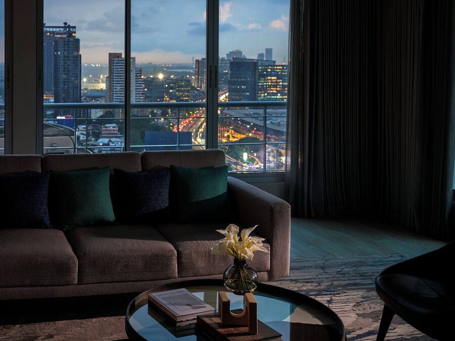 Apartamento, 3 quartos (Panoramic View) | Cofres nos quartos, escrivaninha, cortinas blackout