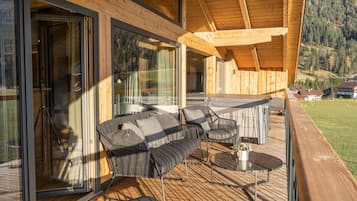 Penthouse, 2 quartos, sauna, vista para a montanha (PUREST Penthouse) | Terraço/pátio interior
