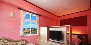 Quarto Duplo Romântico | Com decoração personalizada, com mobília individualizada, secretária 