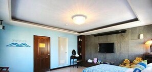 Quarto Quádruplo Standard | Com decoração personalizada, com mobília individualizada, secretária 
