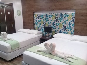 Quarto executivo | Cofres nos quartos, escrivaninha, ferros/tábuas de passar roupa