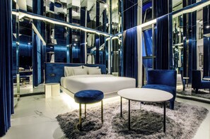 Quarto com design assinado | Individualmente decorados, individualmente mobiliados, escrivaninha