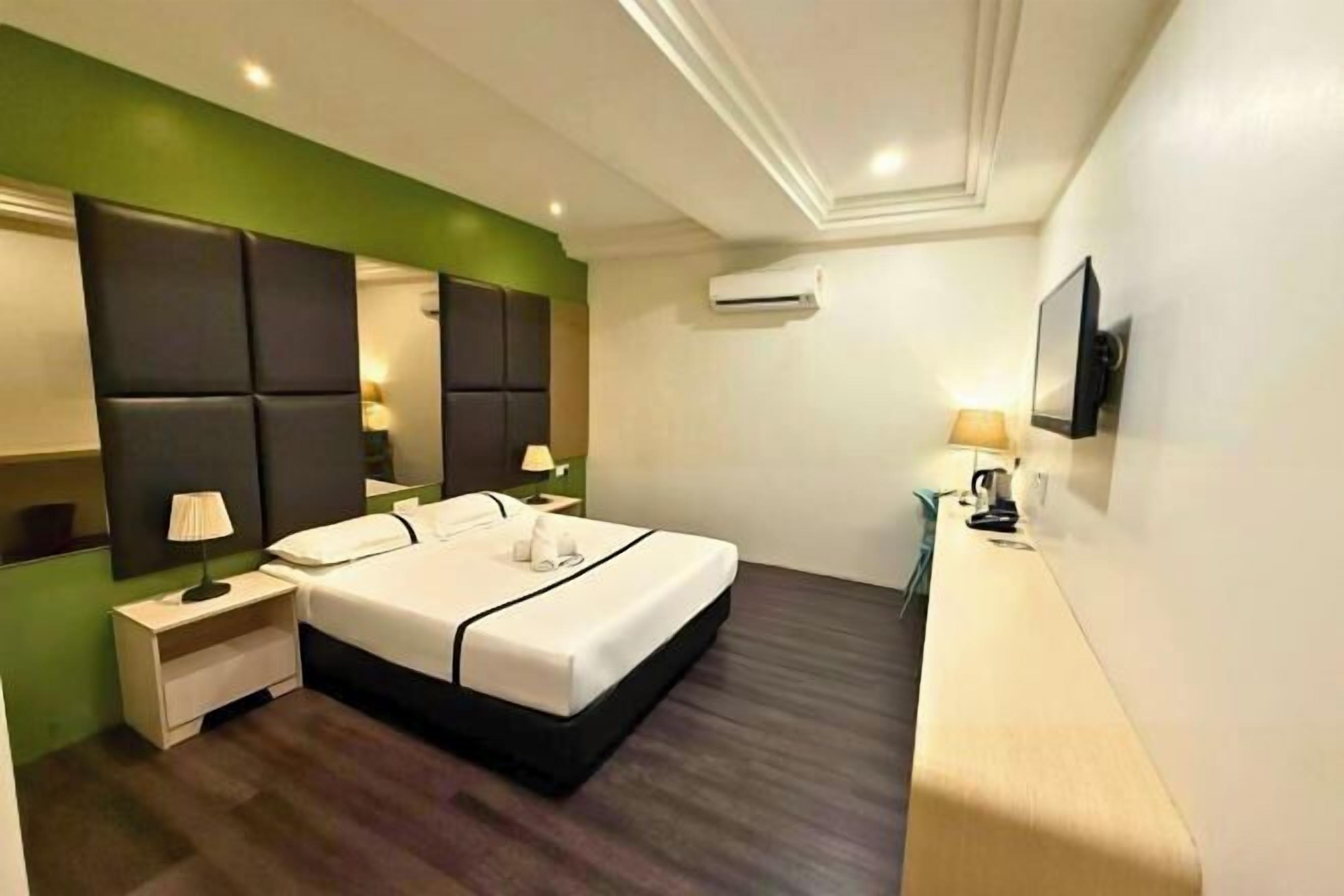 Secretária, ferro/tábua de engomar, Wi-fi grátis 