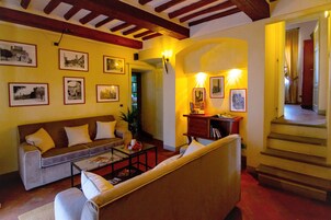 Área de estar no saguão