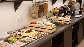 Café da manhã com buffet diário (EUR 10.00 por pessoa)