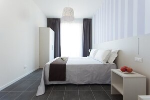 Suíte júnior, sacada | Frigobar, cofres nos quartos, cortinas blackout, quartos à prova de som