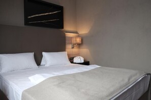 Cofre no quarto, secretária, quartos insonorizados 