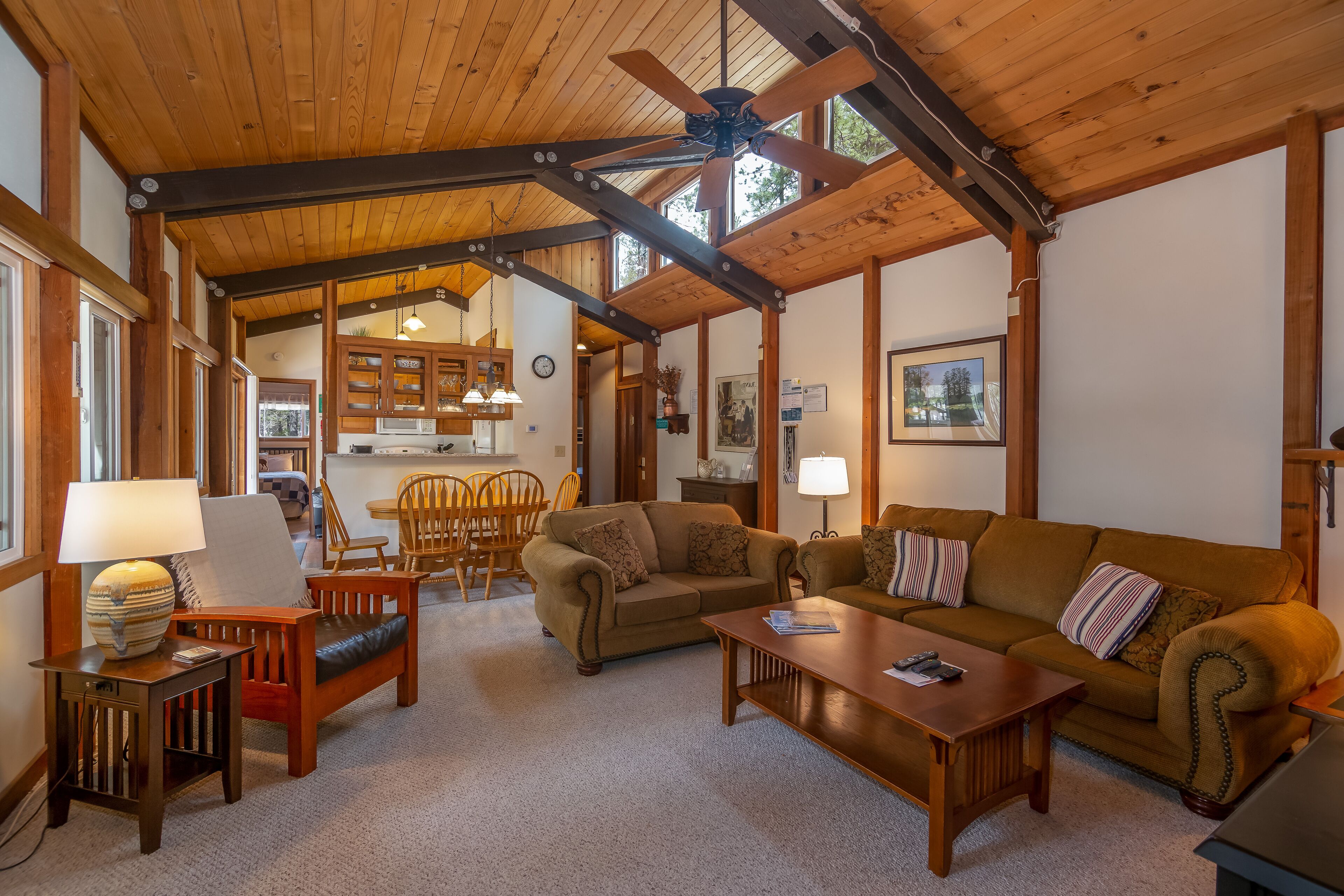 Pet Friendly, A/c, Private Hot Tub, 6 Sharc, Deck - Sunriver, OR