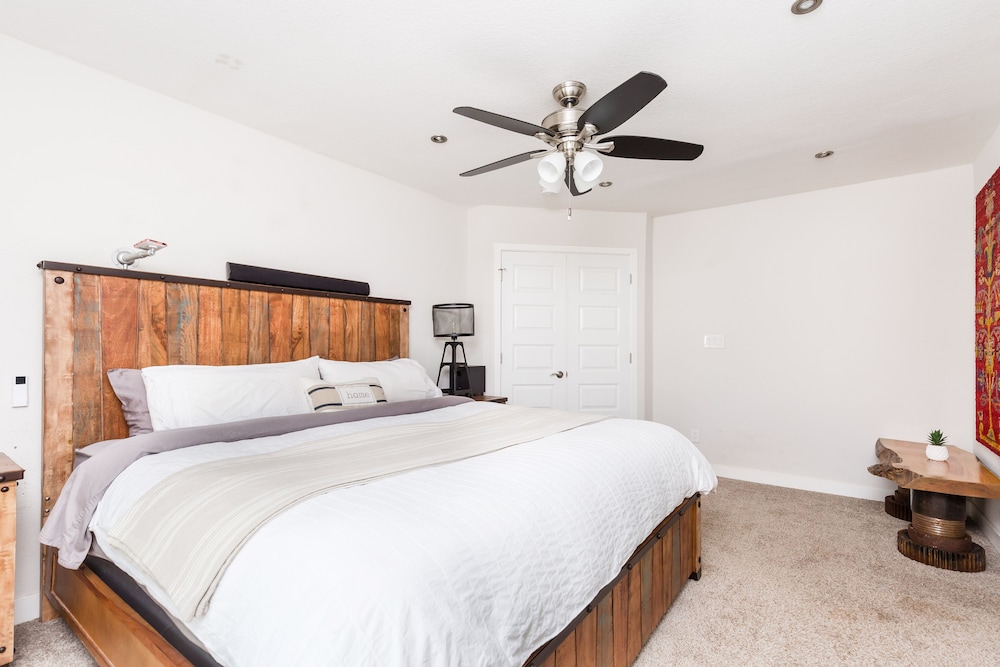 Resort Style Escape W/ Modern Conveniences & Location! - Mesa, AZ