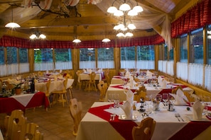Café da manhã, almoço e jantar