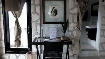 Suite Básica, terraço | Comodidade do quarto