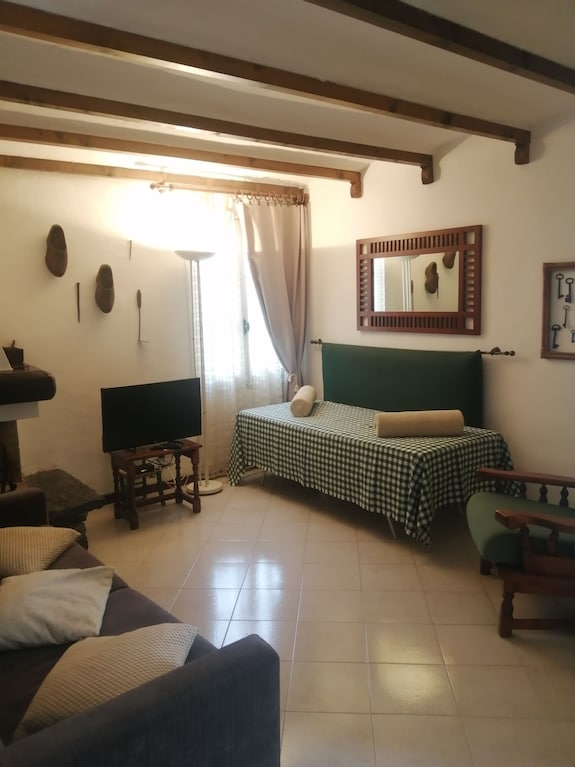 Dimora Tipica, Indipendente, Piscina/oasi Relax, Barbecue,12 Km Mare - Liguria