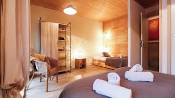 Quarto Triplo Comfort | Secretária, Wi-fi grátis