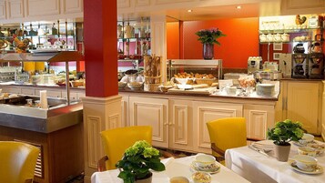 Café da manhã com buffet todos os dias mediante uma taxa