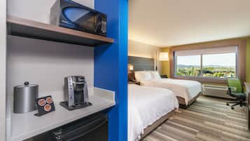 Quarto standard, 2 camas Queen (London Bridge View) | Edredons de pluma, cofres nos quartos, escrivaninha
