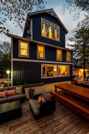 Looking Glass Beachfront Inn, Grand Haven: Hotel Reviews, Rooms ...