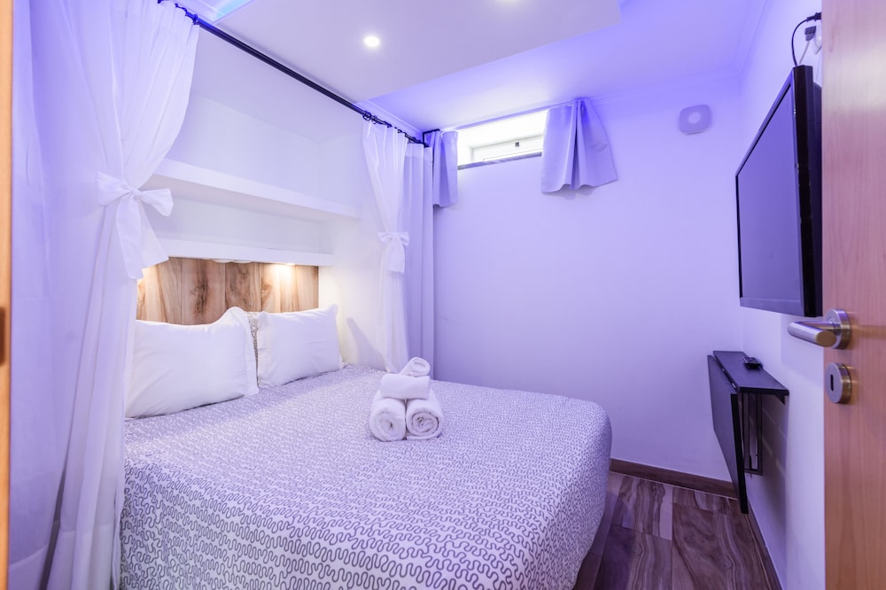 Appartement Avec Patio Partagé à 200 Mètres, 3 Mn à Pied, Plage De Peniche - Peniche