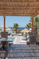 Bar à beira da piscina