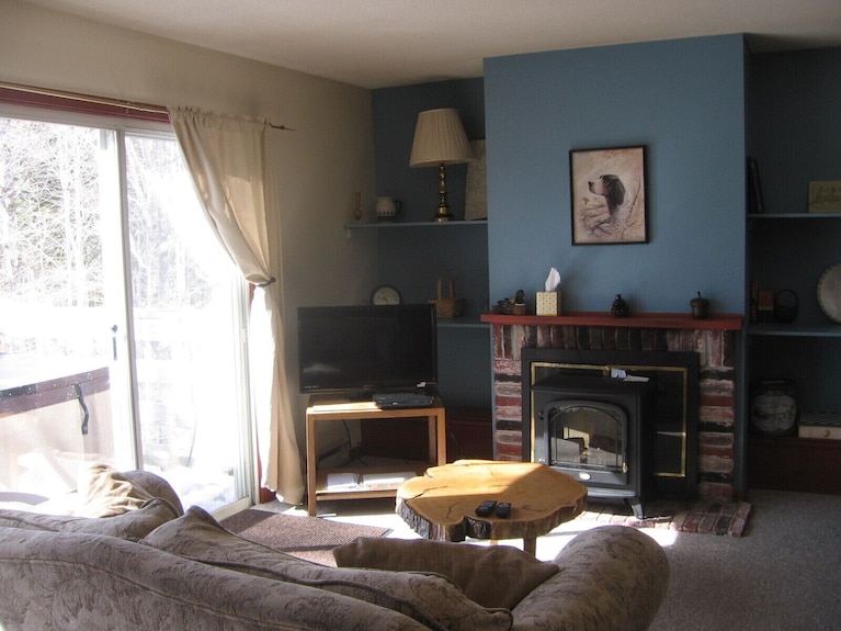 Cozy Retreat, Hot Tub, Wireless,close To Kezar Lake, Abuts White Mountains - Maine