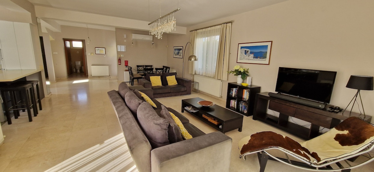 Limonia - Large Beach House By Blue Flag Beach Accommodating 12 + - Cyprus