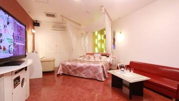 Quarto casal, para fumantes | Frigobar, quartos à prova de som, Wi-Fi de cortesia, roupa de cama