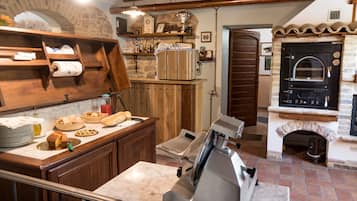 Pequeno-almoço inspirado na cozinha local diário incluído